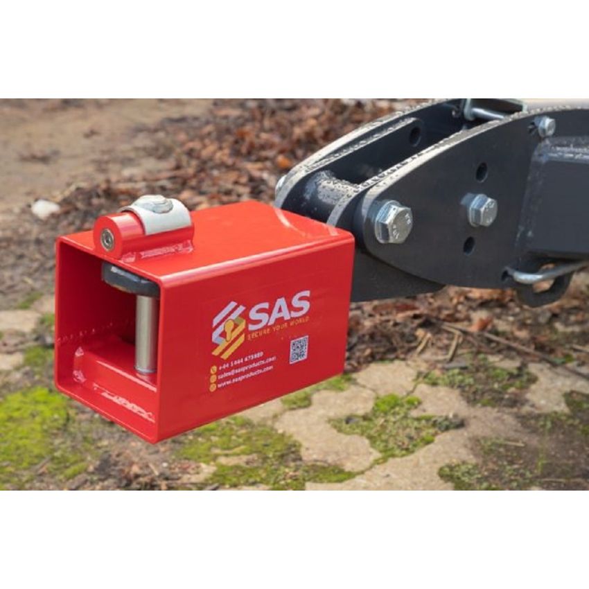 Heavy Duty Eyelock Large Universal Box From TrailerTek.com